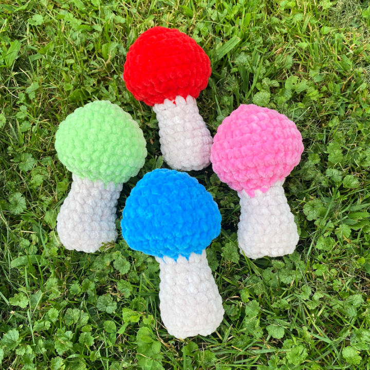 25 Free Crochet Mushroom Patterns (Amigurumi Pattern)
