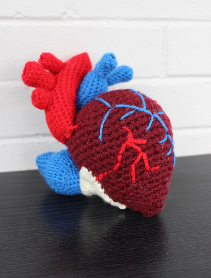 40 Easy Crochet Hearts: Free Crochet Heart Pattern