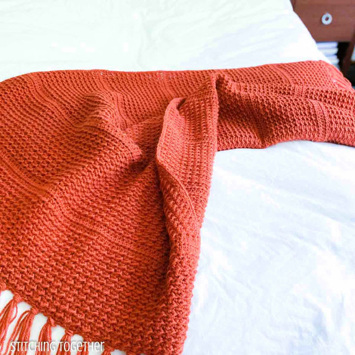 25 Free Lapghan Crochet Patterns (Lap Blanket Pattern)
