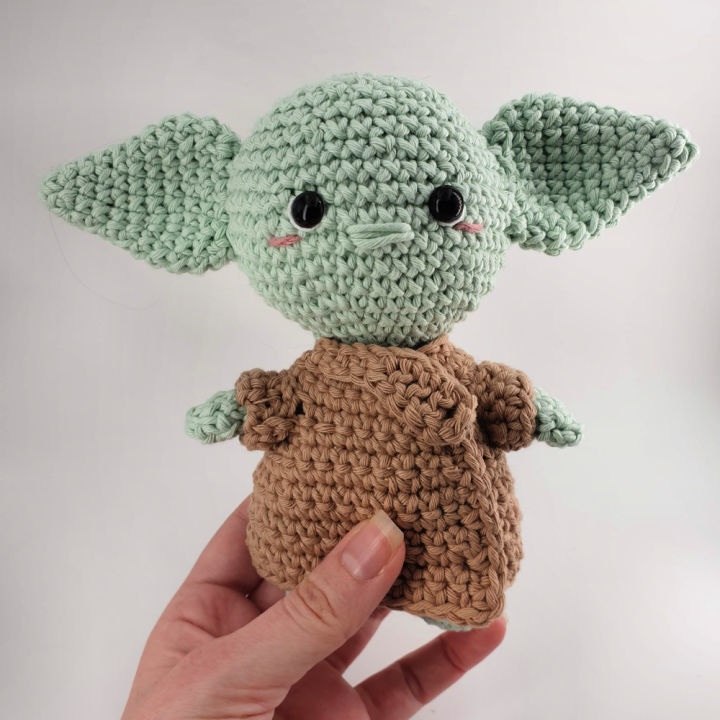 25 Free Baby Yoda Crochet Patterns (Amigurumi Pattern)