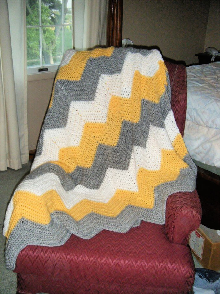 25 Free Crochet Ripple Blanket Patterns (Wavy Pattern)