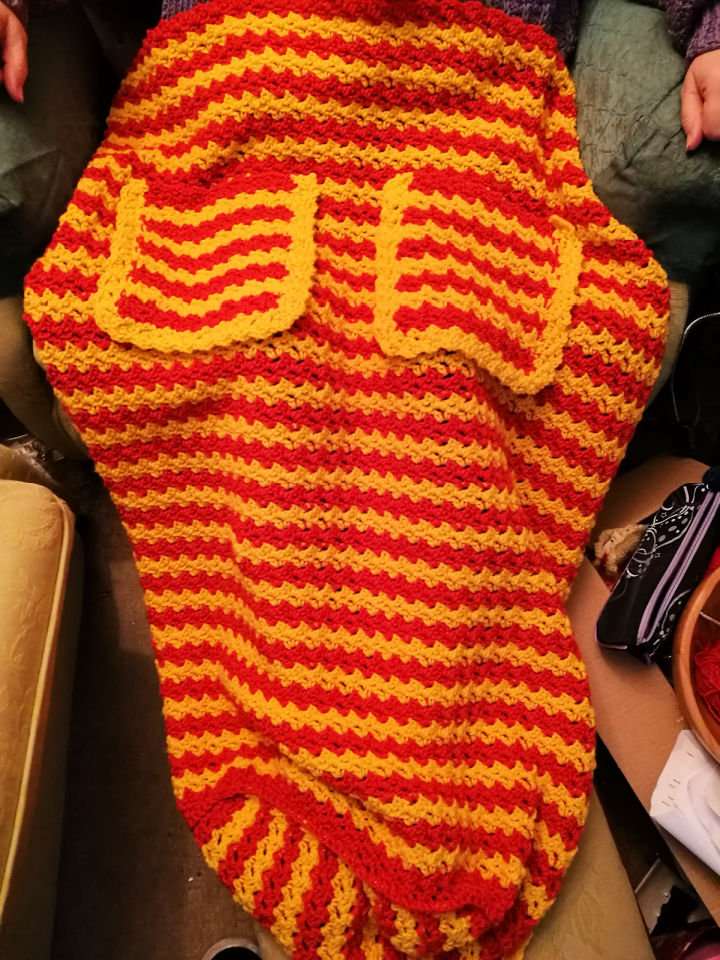 25 Free Lapghan Crochet Patterns (Lap Blanket Pattern)