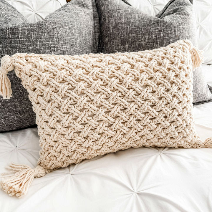 50 Free Crochet Pillow Patterns (Pillow Cover Pattern) - Blitsy