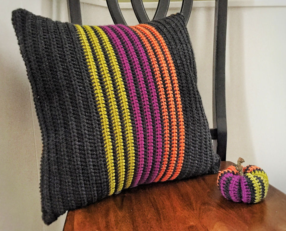 50 Free Crochet Pillow Patterns (Pillow Cover Pattern) - Blitsy