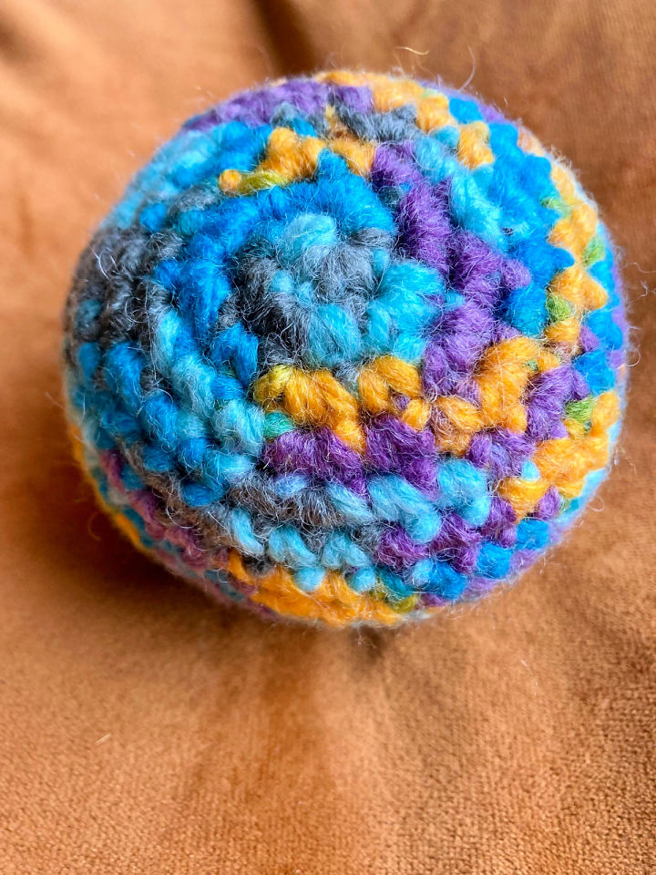 25 Free Crochet Ball Patterns (How to Crochet a Sphere) - Blitsy