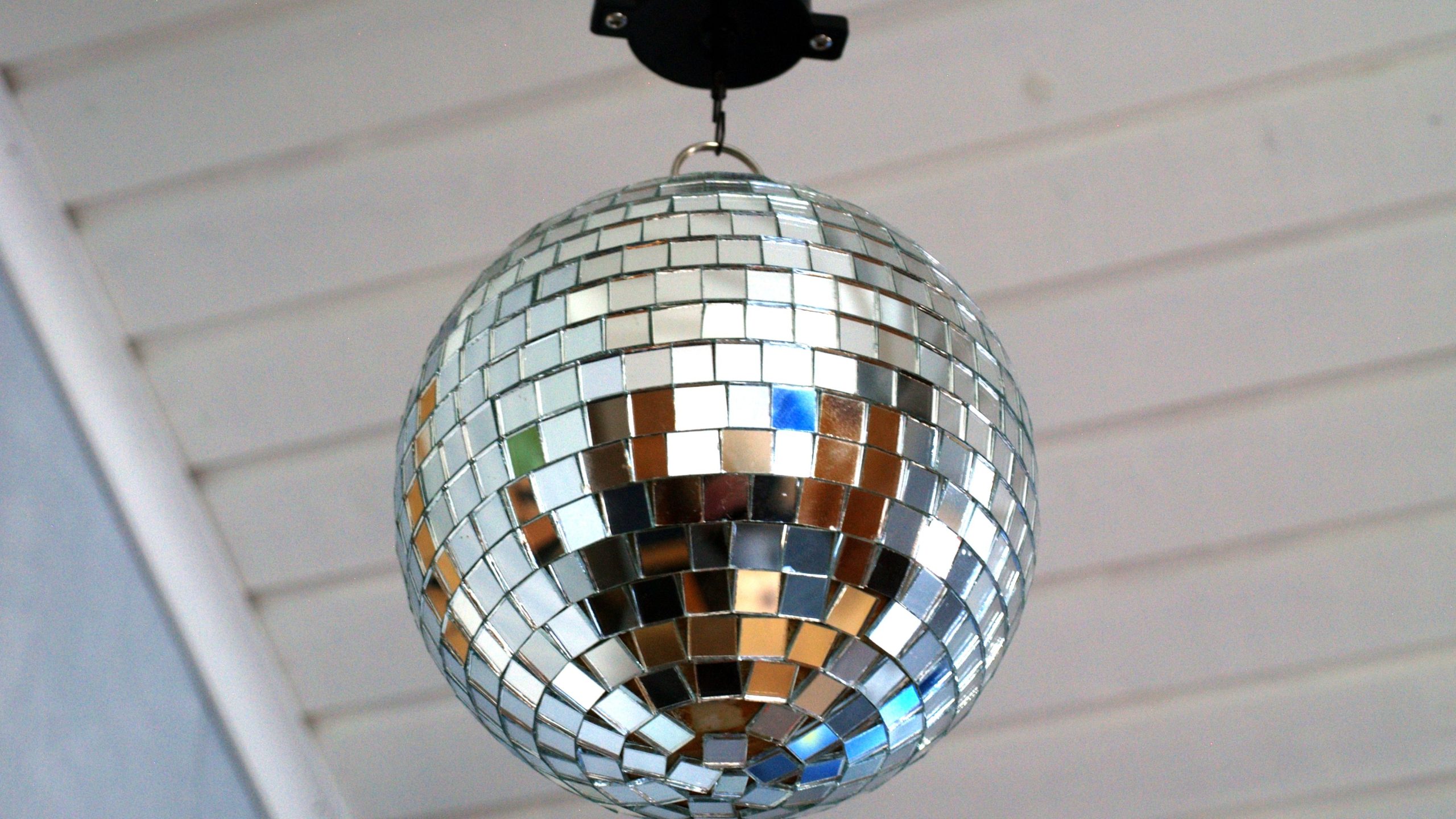 DIY Disco Ball - Step by Step Guide - Blitsy