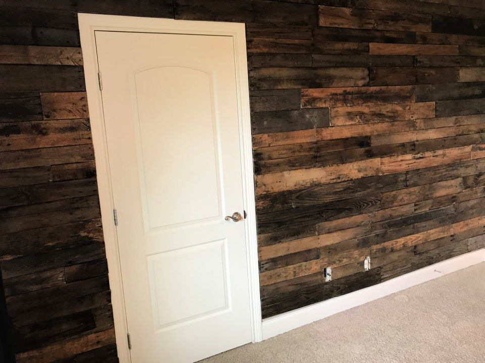 40 Cheap Pallet Wall Ideas That Are Easy To Install - Blitsy