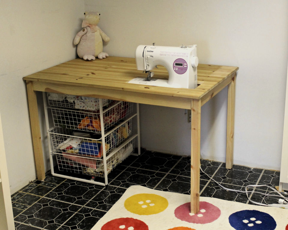 20 Free DIY Sewing Table Plans with Instructions - Blitsy