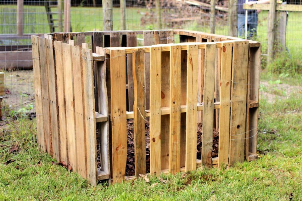 40 Easy DIY Pallet Projects with Detailed Constructions - Blitsy