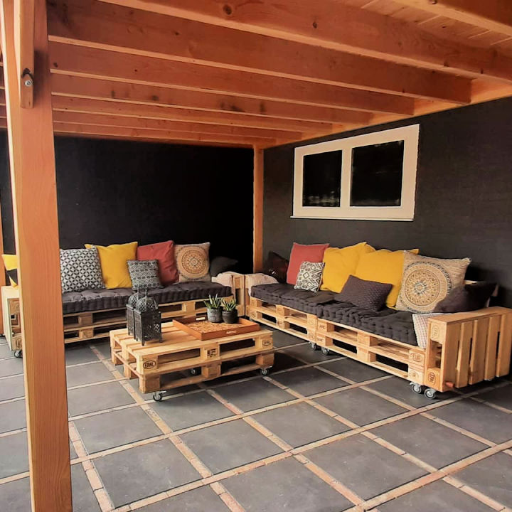 30 DIY Pallet Couch Ideas - Pallet Sofa Plans - Blitsy