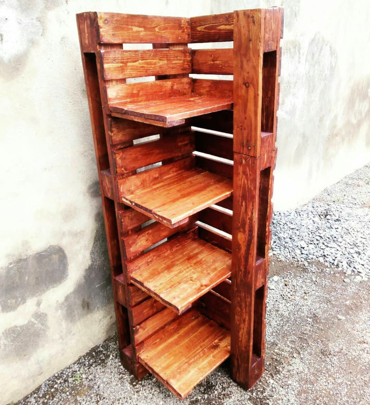 30 DIY Pallet Bookshelf Ideas / Wooden Pallet Bookshelves - Blitsy