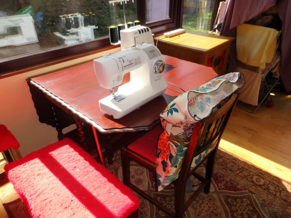 20 Free DIY Sewing Table Plans with Instructions - Blitsy